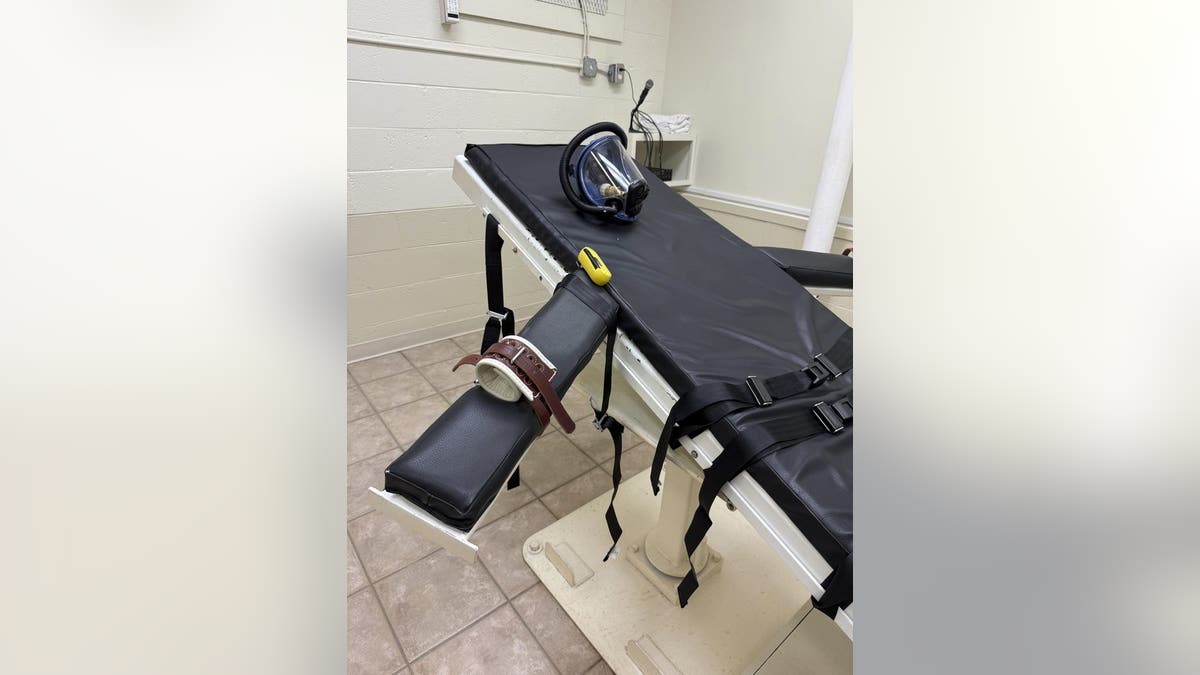 Convicted murderer becomes Louisiana's first nitrogen gas execution ...